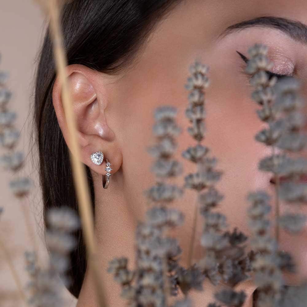 Buchi alle orecchie: la foratura dei lobi in Farmacia | Medicaljewels.it